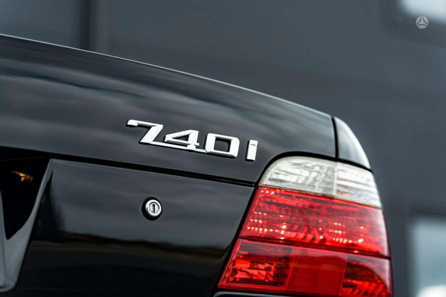 Melns BMW 740 2001 Viļņa, ar dzinēja tilpumu 4.40 L un nobraukumu 216 tūkst. km par 22000 €, foto 12 vietnē AUTOMOTO.COM.LV