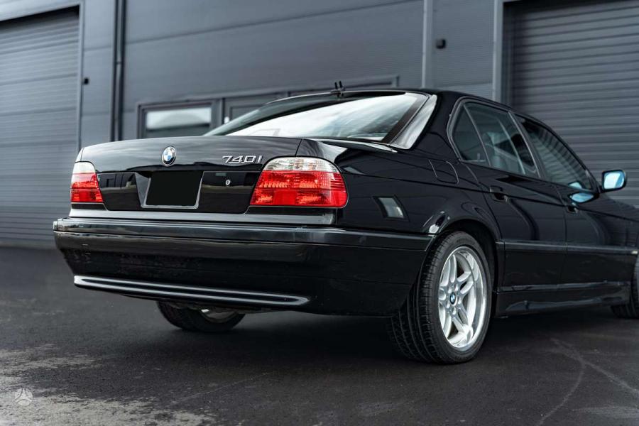Melns BMW 740 2001 Viļņa, ar dzinēja tilpumu 4.40 L un nobraukumu 216 tūkst. km par 22000 €, foto 13 vietnē AUTOMOTO.COM.LV