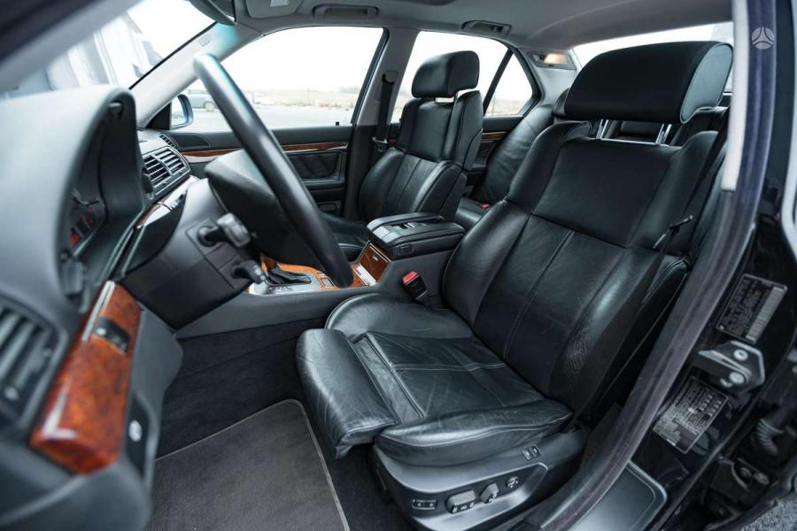 Melns BMW 740 2001 Viļņa, ar dzinēja tilpumu 4.40 L un nobraukumu 216 tūkst. km par 22000 €, foto 20 vietnē AUTOMOTO.COM.LV