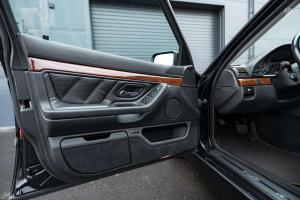 Melns BMW 740 2001 Viļņa, ar dzinēja tilpumu 4.40 L un nobraukumu 216 tūkst. km par 22000 €, foto 21 vietnē AUTOMOTO.COM.LV