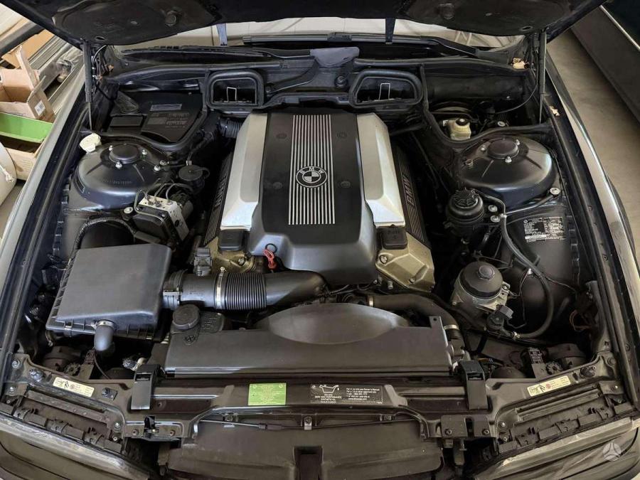 Melns BMW 740 2001 Viļņa, ar dzinēja tilpumu 4.40 L un nobraukumu 216 tūkst. km par 22000 €, foto 27 vietnē AUTOMOTO.COM.LV