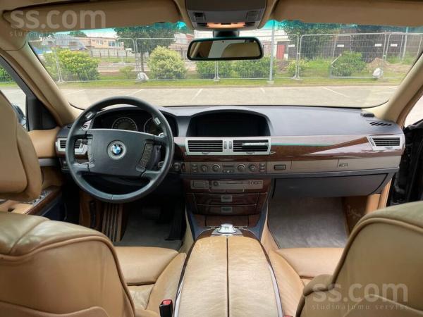 Black BMW 740 2002 in Bauska, with an engine capacity of 4.00 L and mileage of 400 thousand km for 3950 €, photo 9 on AUTOMOTO.COM.LV