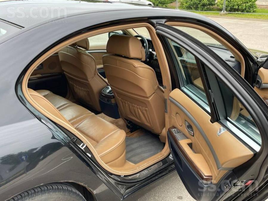 Black BMW 740 2002 in Bauska, with an engine capacity of 4.00 L and mileage of 400 thousand km for 3950 €, photo 12 on AUTOMOTO.COM.LV