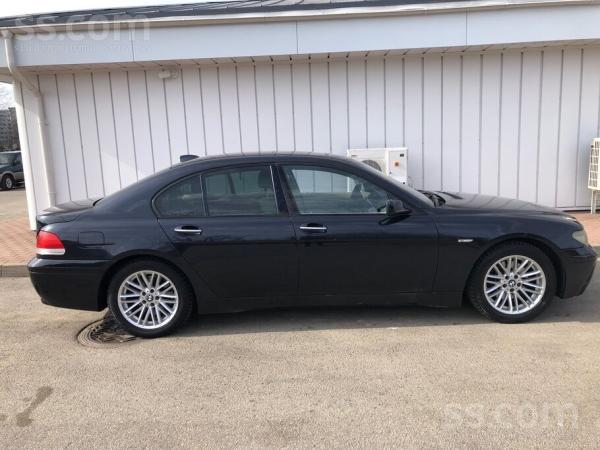 Black BMW 740 2004 in Riga, with an engine capacity of 4.00 L and mileage of 238 thousand km for 2950 €, photo 2 on AUTOMOTO.COM.LV
