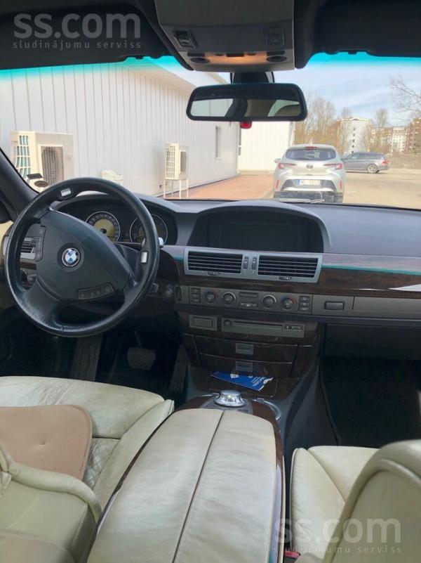 Black BMW 740 2004 in Riga, with an engine capacity of 4.00 L and mileage of 238 thousand km for 2950 €, photo 5 on AUTOMOTO.COM.LV