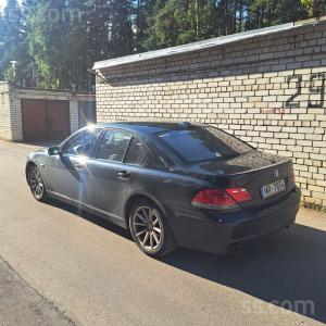 Black BMW 740 2005 in Riga, with an engine capacity of 4.00 L and mileage of 267 thousand km for 3000 €, photo 3 on AUTOMOTO.COM.LV
