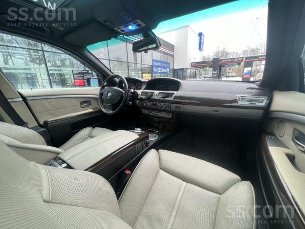 Black BMW 740 2005 in Riga, with an engine capacity of 4.00 L and mileage of 350 thousand km for 4100 €, photo 8 on AUTOMOTO.COM.LV