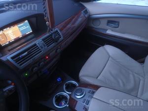 Melns BMW 740 2005 Rīga, ar dzinēja tilpumu 4.00 L un nobraukumu 280 tūkst. km par 4600 €, foto 5 vietnē AUTOMOTO.COM.LV