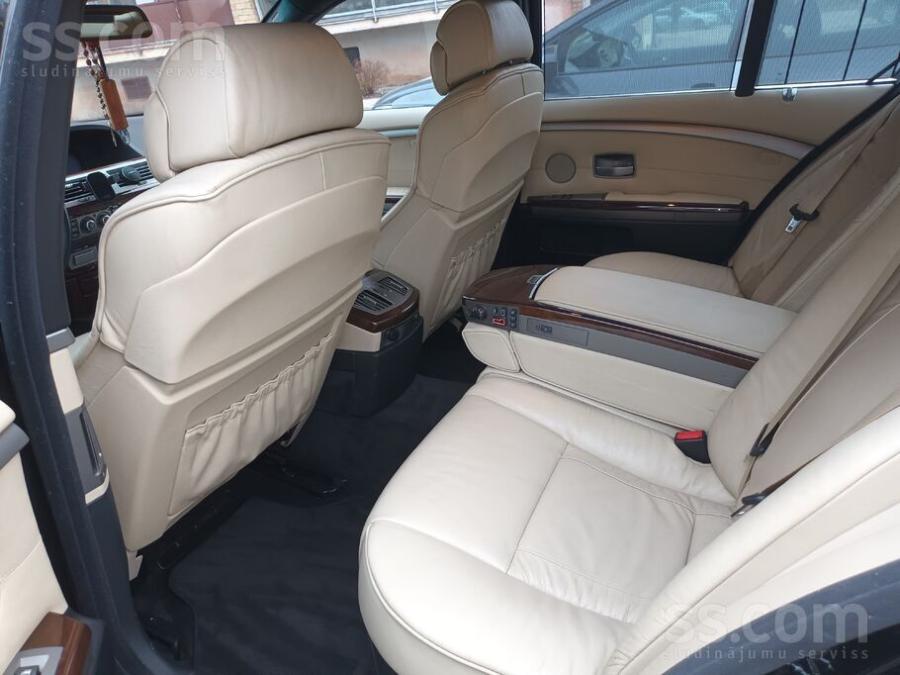 Melns BMW 740 2005 Rīga, ar dzinēja tilpumu 4.00 L un nobraukumu 280 tūkst. km par 4600 €, foto 15 vietnē AUTOMOTO.COM.LV