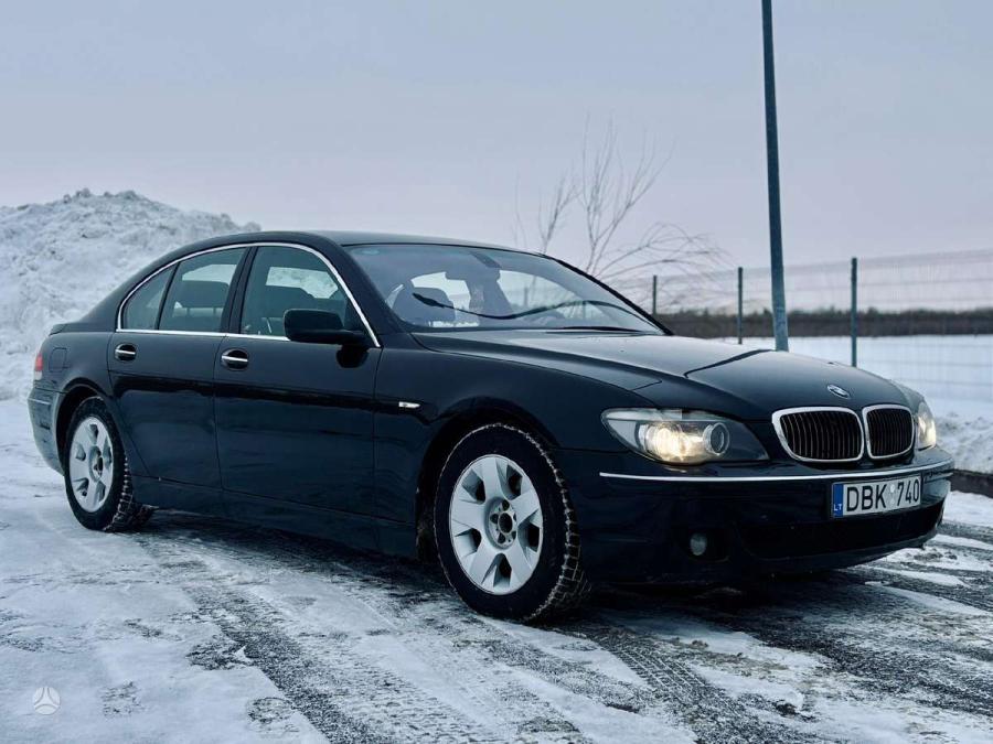 Black BMW 740 2006 in Panevezys, with an engine capacity of 4.40 L and mileage of 383 thousand km for 3700 €, photo 1 on AUTOMOTO.COM.LV
