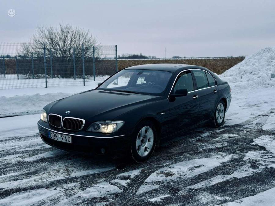 Black BMW 740 2006 in Panevezys, with an engine capacity of 4.40 L and mileage of 383 thousand km for 3700 €, photo 8 on AUTOMOTO.COM.LV