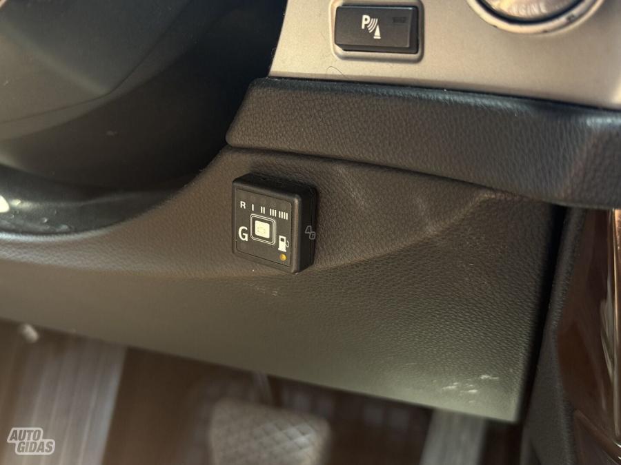 Melns BMW 740 2006 Kauņa, ar dzinēja tilpumu 4.00 L un nobraukumu 300 tūkst. km par 2200 €, foto 12 vietnē AUTOMOTO.COM.LV