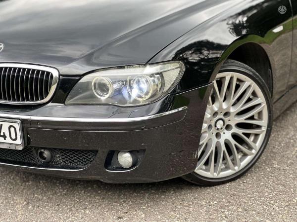 Black BMW 740 2006 in Vilnius, with an engine capacity of 4.00 L and mileage of 365 thousand km for 3100 €, photo 3 on AUTOMOTO.COM.LV