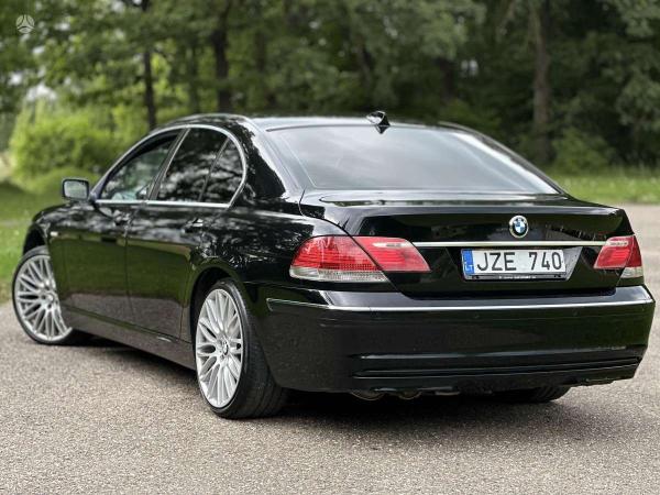 Black BMW 740 2006 in Vilnius, with an engine capacity of 4.00 L and mileage of 365 thousand km for 3100 €, photo 10 on AUTOMOTO.COM.LV