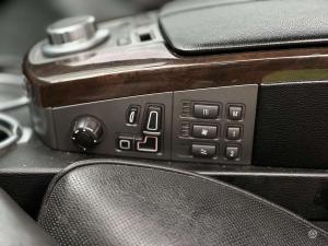 Black BMW 740 2006 in Vilnius, with an engine capacity of 4.00 L and mileage of 365 thousand km for 3100 €, photo 17 on AUTOMOTO.COM.LV