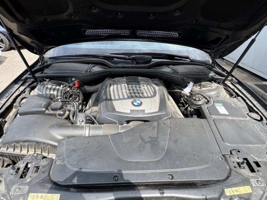 Black BMW 740 2007 in Riga, with an engine capacity of 4.00 L and mileage of 69 thousand km for 7490 €, photo 9 on AUTOMOTO.COM.LV