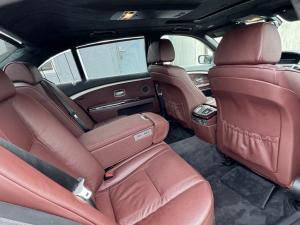 Black BMW 740 2007 in Riga, with an engine capacity of 4.00 L and mileage of 69 thousand km for 7490 €, photo 16 on AUTOMOTO.COM.LV