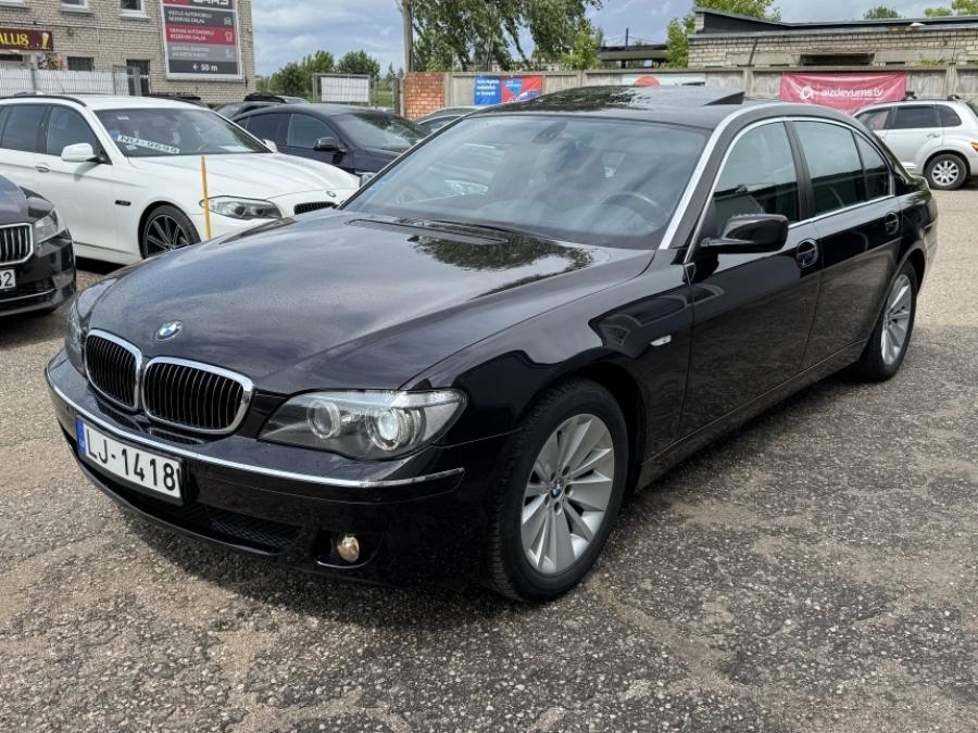 Black BMW 740 2007 in Riga, with an engine capacity of 4.00 L and mileage of 69 thousand km for 7490 €, photo 23 on AUTOMOTO.COM.LV