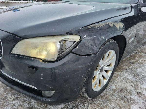Black BMW 740 2009 in Kaunas, with an engine capacity of 2.99 L and mileage of 514 thousand km for 5450 €, photo 2 on AUTOMOTO.COM.LV