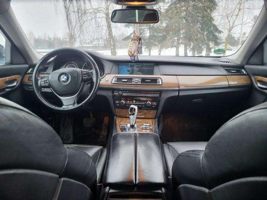 Black BMW 740 2009 in Kaunas, with an engine capacity of 2.99 L and mileage of 514 thousand km for 5450 €, photo 11 on AUTOMOTO.COM.LV