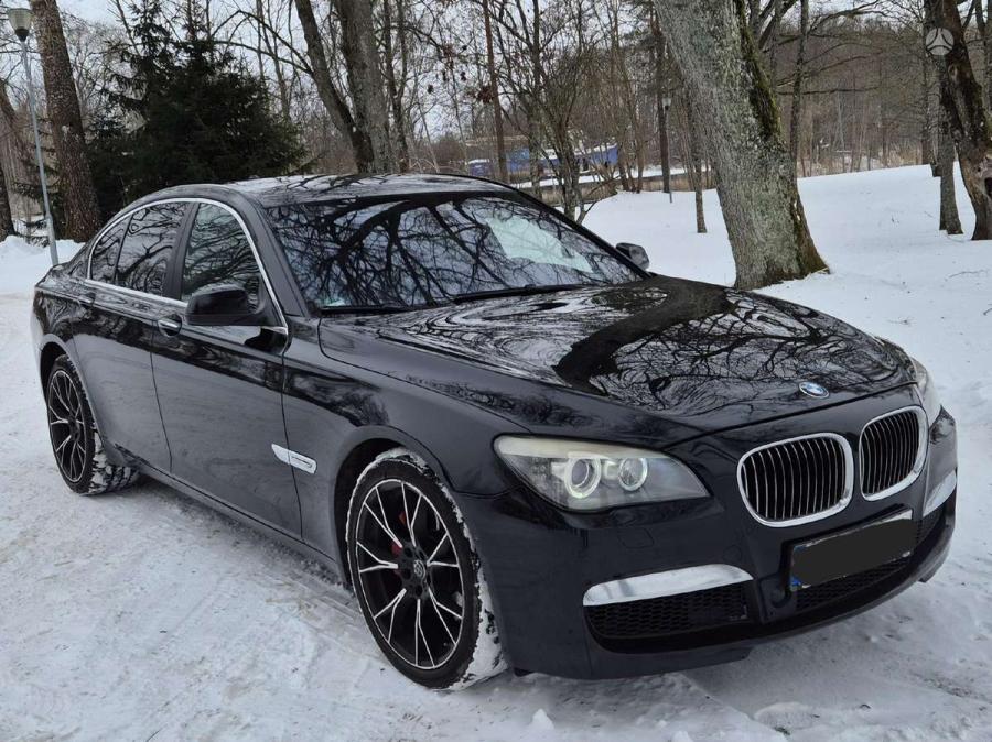 Melns BMW 740 2009 Šilutė, ar dzinēja tilpumu 3.00 L un nobraukumu 300 tūkst. km par 9400 €, foto 1 vietnē AUTOMOTO.COM.LV
