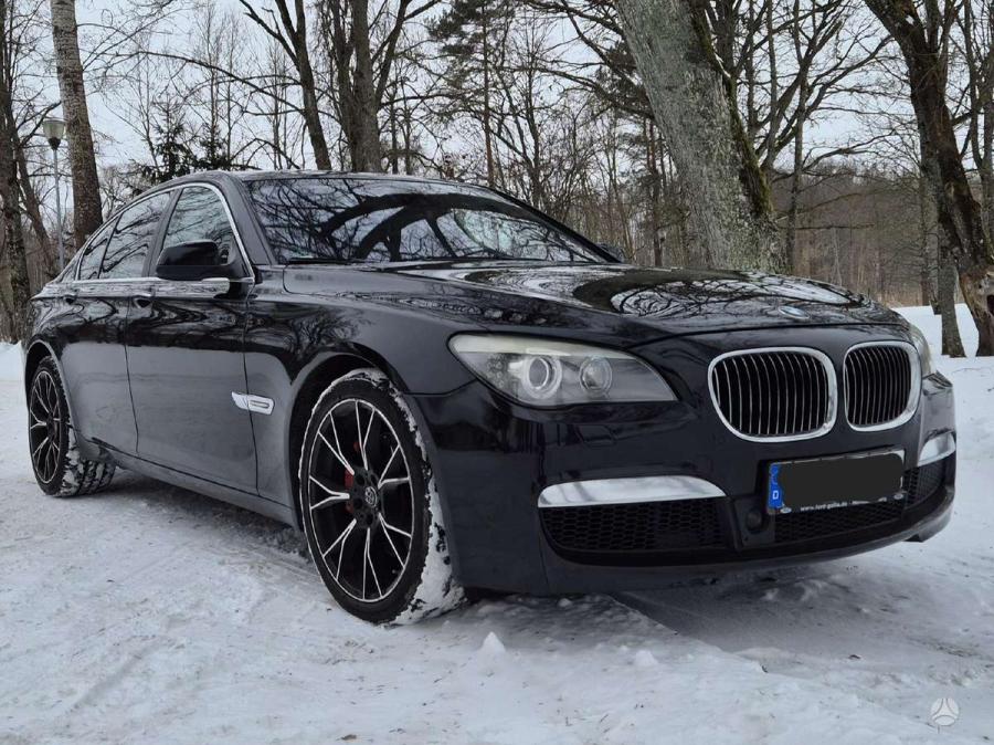Melns BMW 740 2009 Šilutė, ar dzinēja tilpumu 3.00 L un nobraukumu 300 tūkst. km par 9400 €, foto 2 vietnē AUTOMOTO.COM.LV