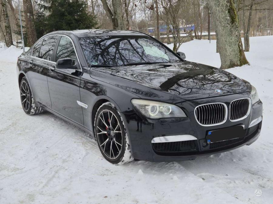 Melns BMW 740 2009 Šilutė, ar dzinēja tilpumu 3.00 L un nobraukumu 300 tūkst. km par 9400 €, foto 3 vietnē AUTOMOTO.COM.LV