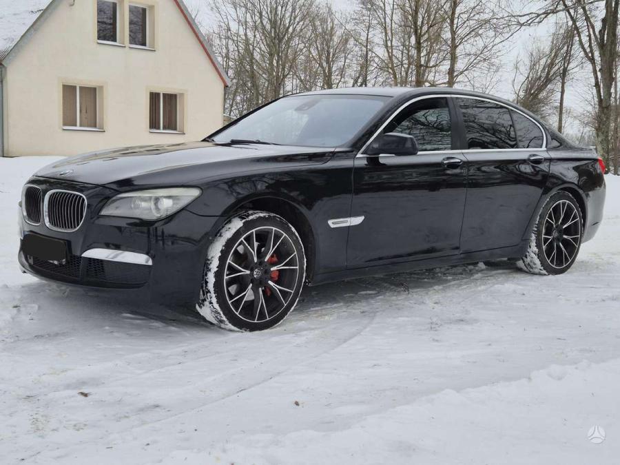 Melns BMW 740 2009 Šilutė, ar dzinēja tilpumu 3.00 L un nobraukumu 300 tūkst. km par 9400 €, foto 11 vietnē AUTOMOTO.COM.LV