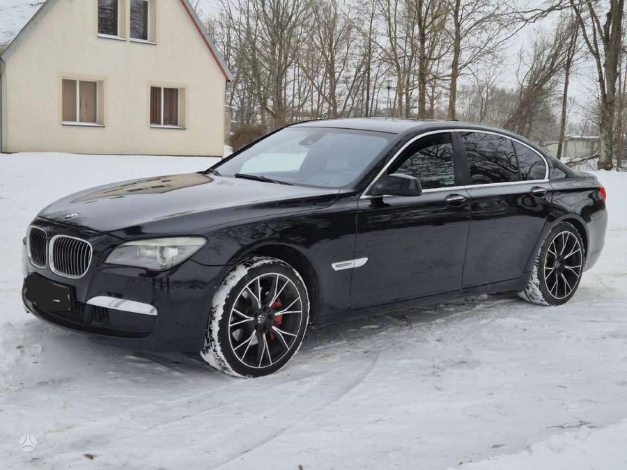 Melns BMW 740 2009 Šilutė, ar dzinēja tilpumu 3.00 L un nobraukumu 300 tūkst. km par 9400 €, foto 12 vietnē AUTOMOTO.COM.LV