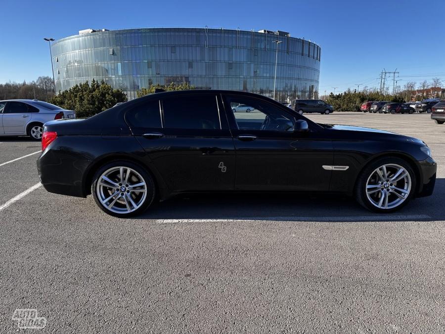 Black BMW 740 2009 in Siauliai, with an engine capacity of 3.00 L and mileage of 467 thousand km for 9100 €, photo 4 on AUTOMOTO.COM.LV