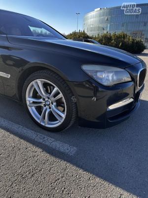 Black BMW 740 2009 in Siauliai, with an engine capacity of 3.00 L and mileage of 467 thousand km for 9100 €, photo 5 on AUTOMOTO.COM.LV