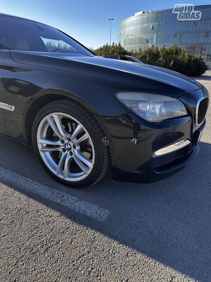 Black BMW 740 2009 in Siauliai, with an engine capacity of 3.00 L and mileage of 467 thousand km for 9100 €, photo 5 on AUTOMOTO.COM.LV