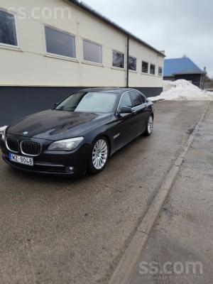 Black BMW 740 2009 in Cesis, with an engine capacity of 3.00 L and mileage of 315 thousand km for 9800 €, photo  on AUTOMOTO.COM.LV