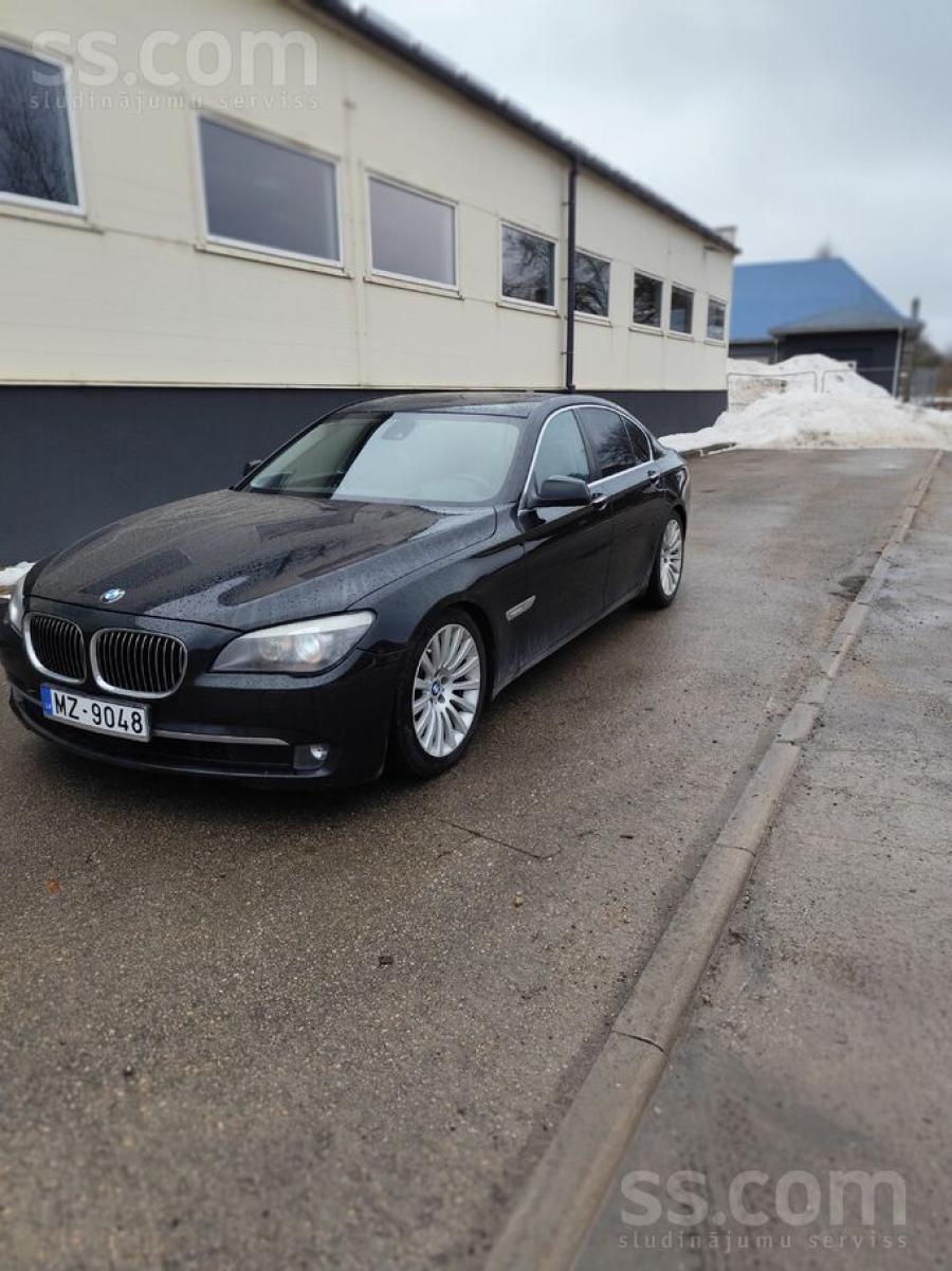 Melns BMW 740 2009 Cēsis, ar dzinēja tilpumu 3.00 L un nobraukumu 315 tūkst. km par 9800 €, foto 1 vietnē AUTOMOTO.COM.LV