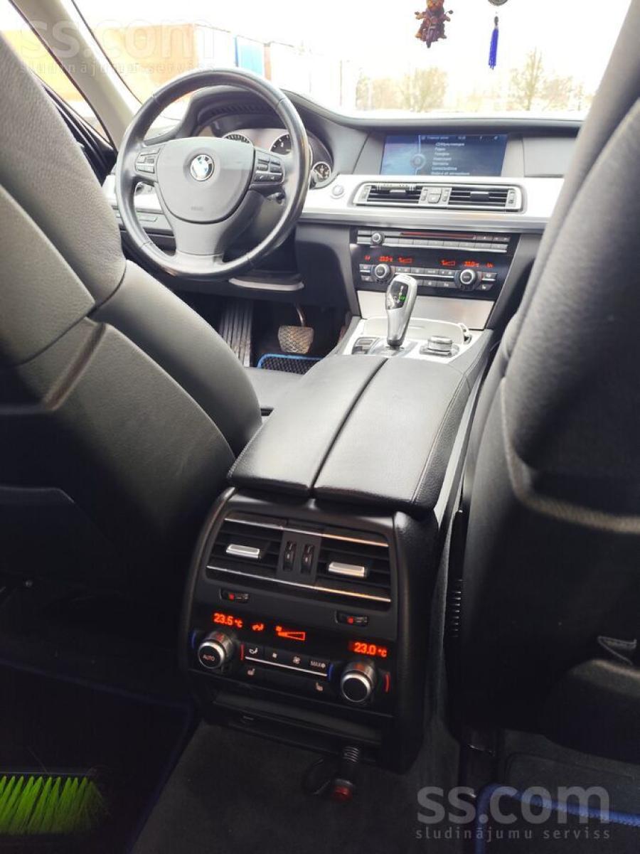 Melns BMW 740 2009 Cēsis, ar dzinēja tilpumu 3.00 L un nobraukumu 315 tūkst. km par 9800 €, foto 5 vietnē AUTOMOTO.COM.LV