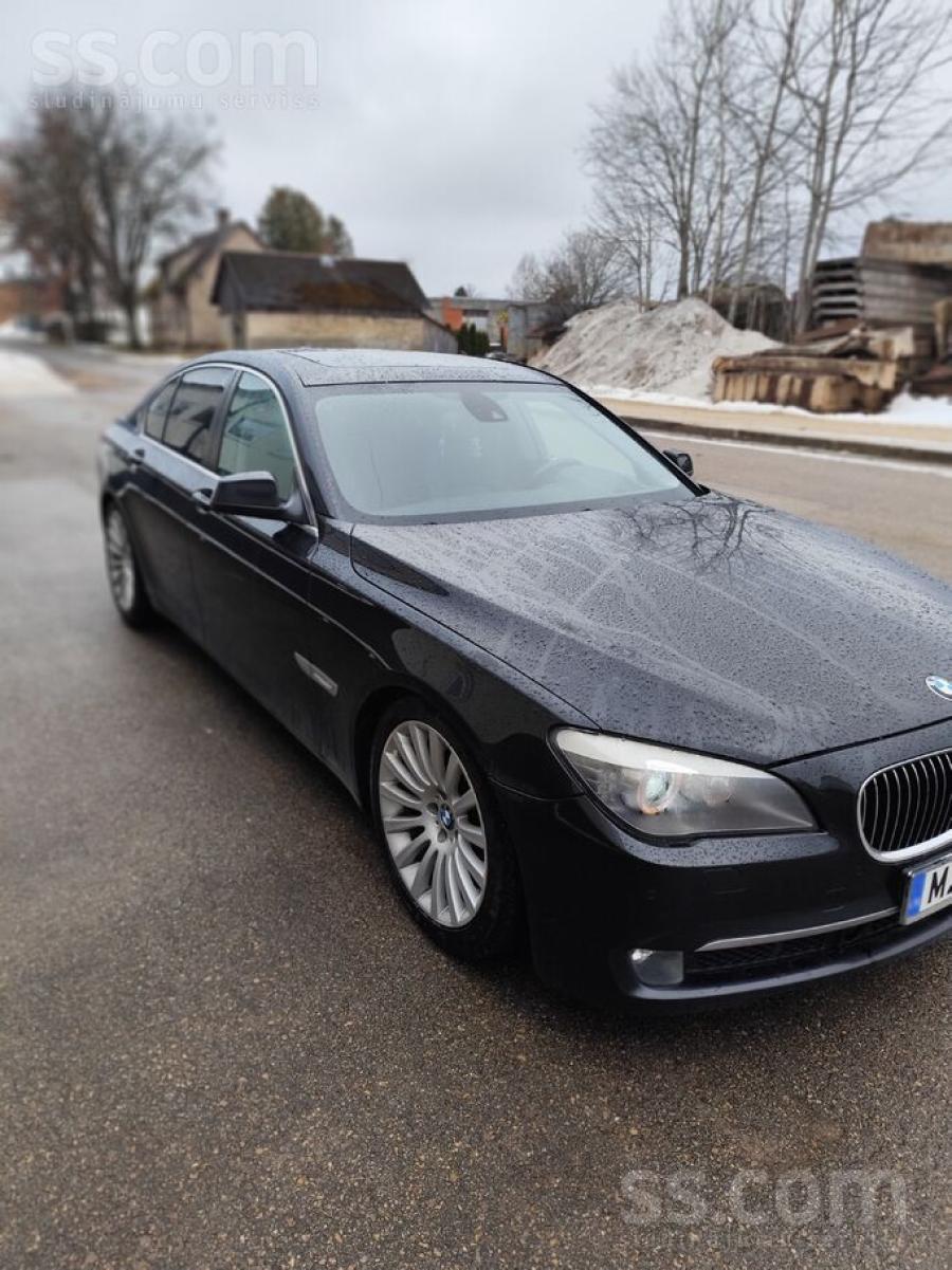 Melns BMW 740 2009 Cēsis, ar dzinēja tilpumu 3.00 L un nobraukumu 315 tūkst. km par 9800 €, foto 9 vietnē AUTOMOTO.COM.LV