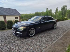 Black BMW 740 2009 in Svencionys, with an engine capacity of 2.99 L and mileage of 316 thousand km for 6800 €, photo 3 on AUTOMOTO.COM.LV