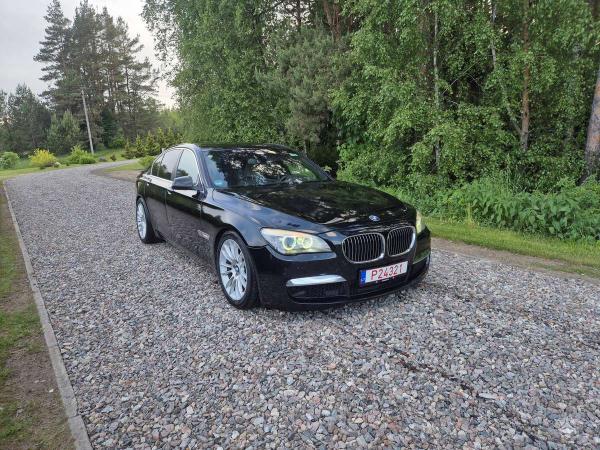 Black BMW 740 2009 in Svencionys, with an engine capacity of 2.99 L and mileage of 316 thousand km for 6800 €, photo 4 on AUTOMOTO.COM.LV