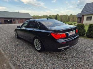 Black BMW 740 2009 in Svencionys, with an engine capacity of 2.99 L and mileage of 316 thousand km for 6800 €, photo 6 on AUTOMOTO.COM.LV