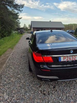 Black BMW 740 2009 in Svencionys, with an engine capacity of 2.99 L and mileage of 316 thousand km for 6800 €, photo 7 on AUTOMOTO.COM.LV