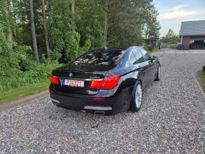 Black BMW 740 2009 in Svencionys, with an engine capacity of 2.99 L and mileage of 316 thousand km for 6800 €, photo 8 on AUTOMOTO.COM.LV