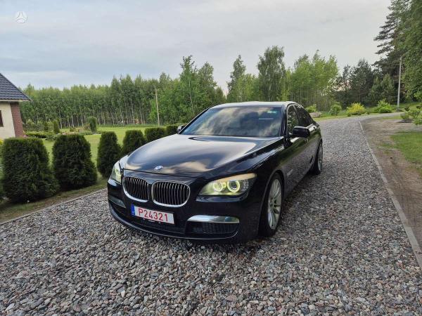 Black BMW 740 2009 in Svencionys, with an engine capacity of 2.99 L and mileage of 316 thousand km for 6800 €, photo 9 on AUTOMOTO.COM.LV