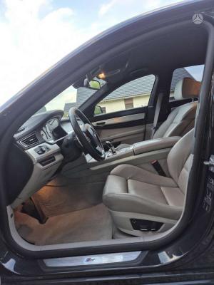 Black BMW 740 2009 in Svencionys, with an engine capacity of 2.99 L and mileage of 316 thousand km for 6800 €, photo 13 on AUTOMOTO.COM.LV