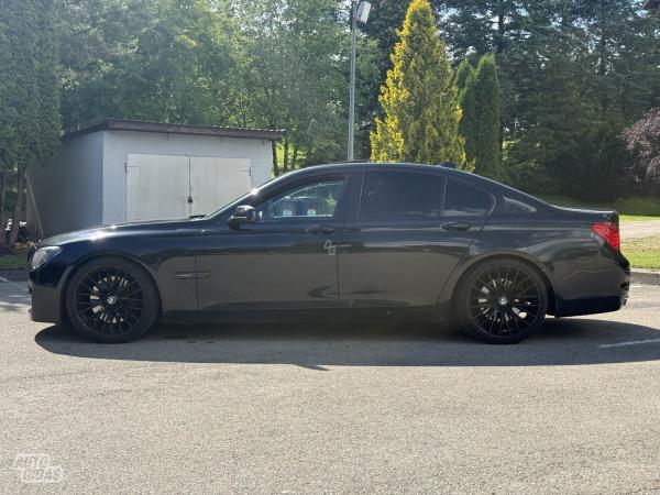 Melns BMW 740 2009 Alīta, ar dzinēja tilpumu 3.00 L un nobraukumu 306 tūkst. km par 8800 €, foto 3 vietnē AUTOMOTO.COM.LV
