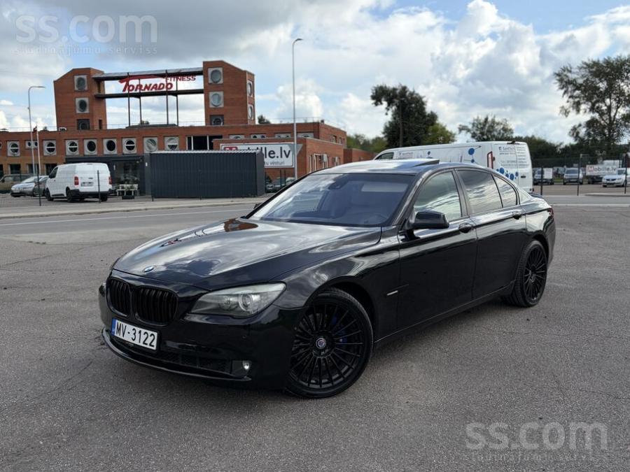 Melns BMW 740 2009 Rīga, ar dzinēja tilpumu 3.00 L un nobraukumu 289 tūkst. km par 10990 €, foto 1 vietnē AUTOMOTO.COM.LV