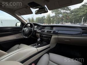 Melns BMW 740 2009 Rīga, ar dzinēja tilpumu 3.00 L un nobraukumu 289 tūkst. km par 10990 €, foto 9 vietnē AUTOMOTO.COM.LV