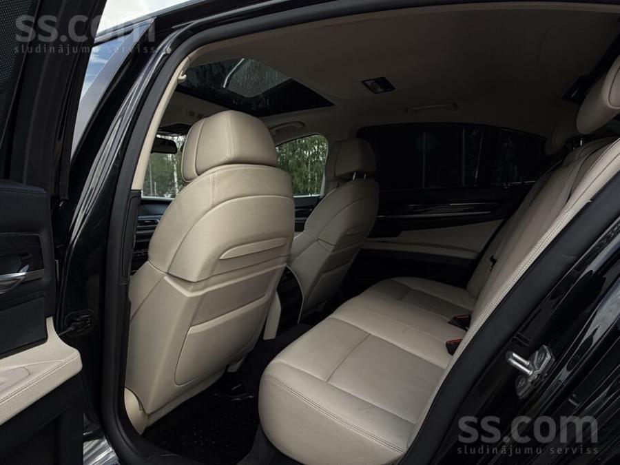 Melns BMW 740 2009 Rīga, ar dzinēja tilpumu 3.00 L un nobraukumu 289 tūkst. km par 10990 €, foto 12 vietnē AUTOMOTO.COM.LV