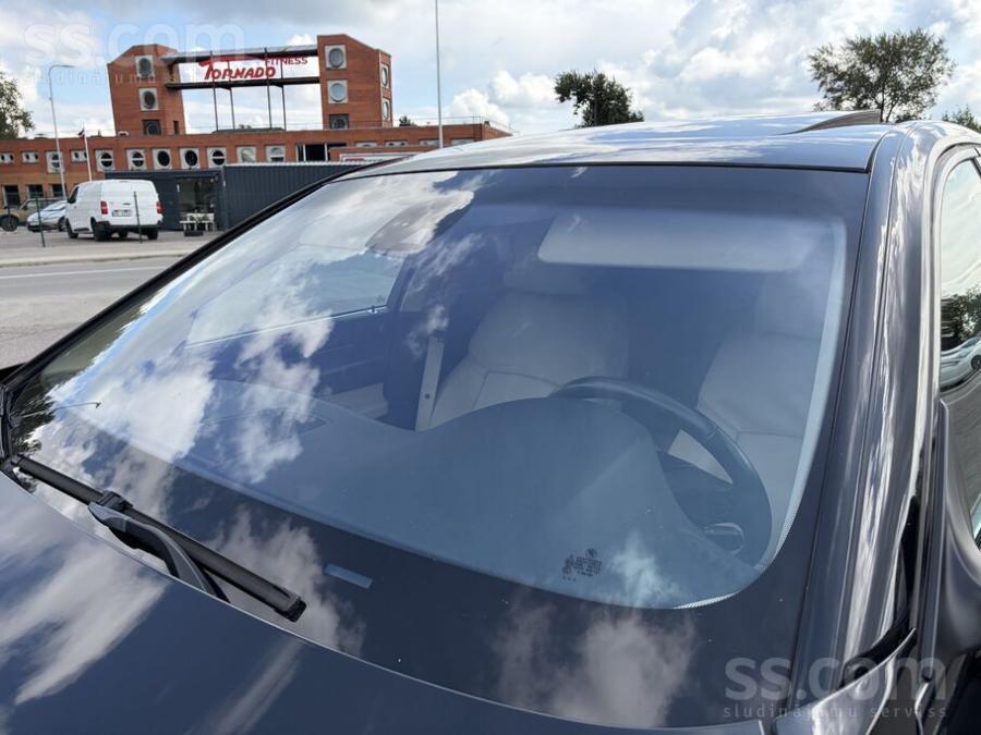 Melns BMW 740 2009 Rīga, ar dzinēja tilpumu 3.00 L un nobraukumu 289 tūkst. km par 10990 €, foto 26 vietnē AUTOMOTO.COM.LV