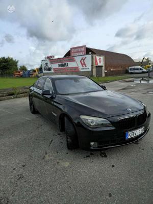Black BMW 740 2009 in Klaipeda, with an engine capacity of 3.99 L and mileage of 276 thousand km for 11300 €, photo 3 on AUTOMOTO.COM.LV