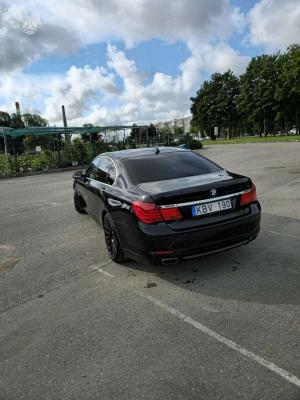 Black BMW 740 2009 in Klaipeda, with an engine capacity of 3.99 L and mileage of 276 thousand km for 11300 €, photo 4 on AUTOMOTO.COM.LV